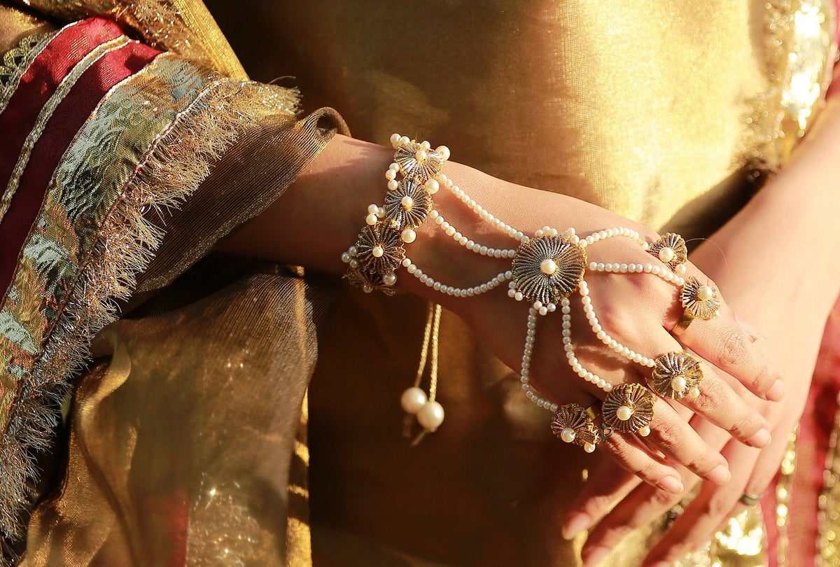 Hand Accessories – zarthebrand